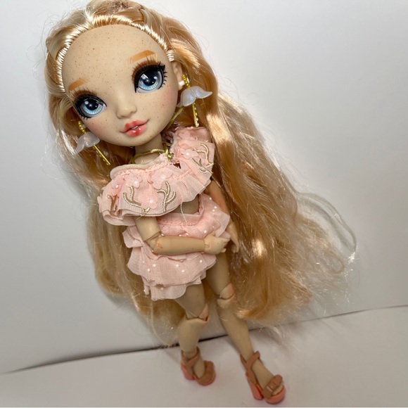 Toys | Rainbow High Victoria Whitman Articulated Fashion Doll Pink ...